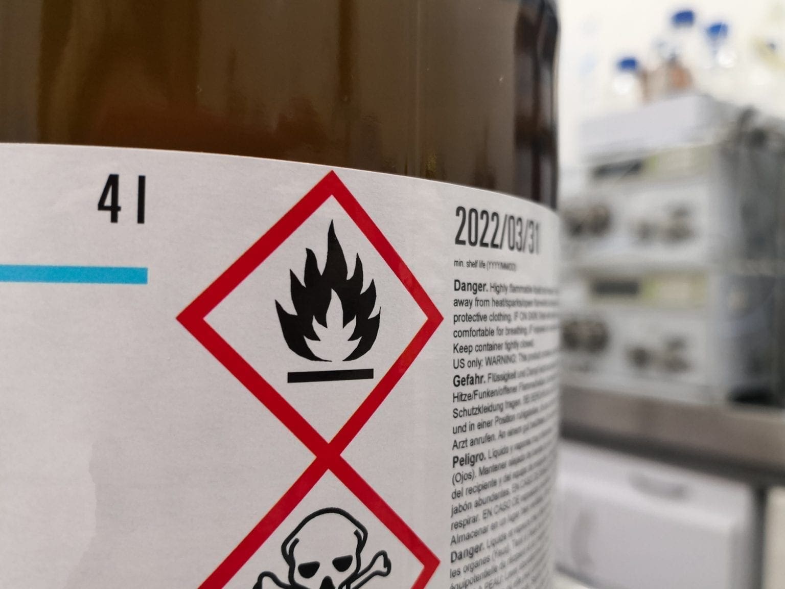 ما هي صحيفة بيانات السلامة ولماذا هي مهمة؟ - Chemwatch